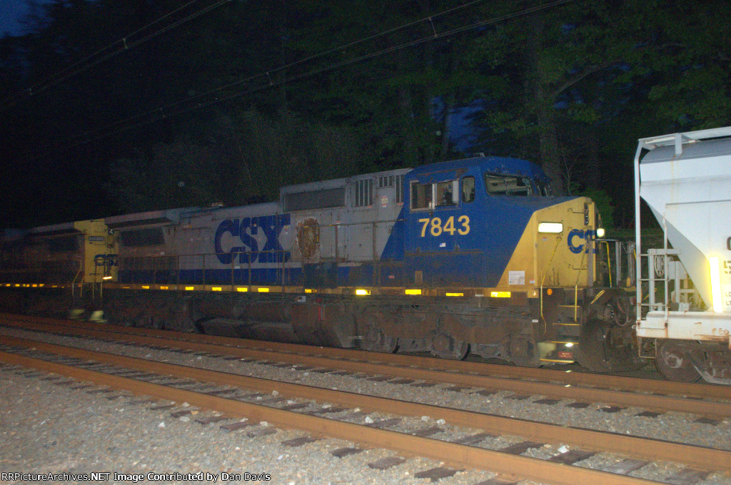 CSX C40-8W 7843 trails on Q300-19